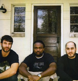 Cyne | A découvrir sur 2KMUSIC.COM